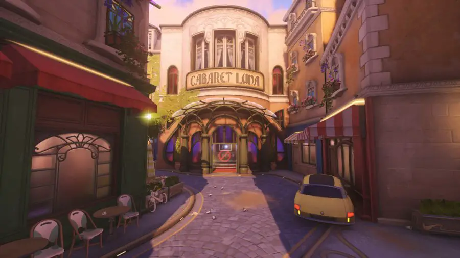 SomeBODY once told me... that you can play the piano in the new Paris ...